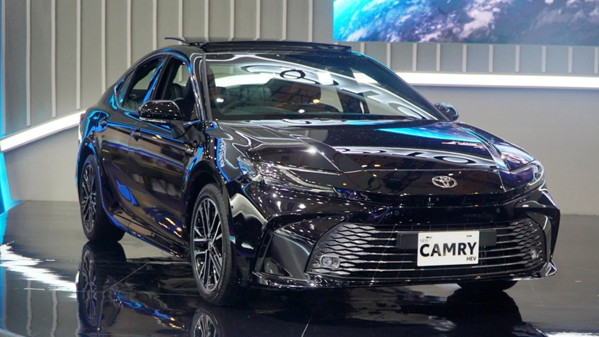 New Camry HEV: Daftar Harga, Profil dan Spesifikasi Mobil Hybrid Toyota ...