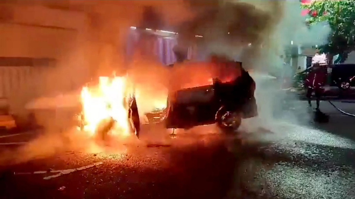 Sebab Mobil Terbakar Sendiri yang Berbahaya, Cegah Korsleting Listrik ...